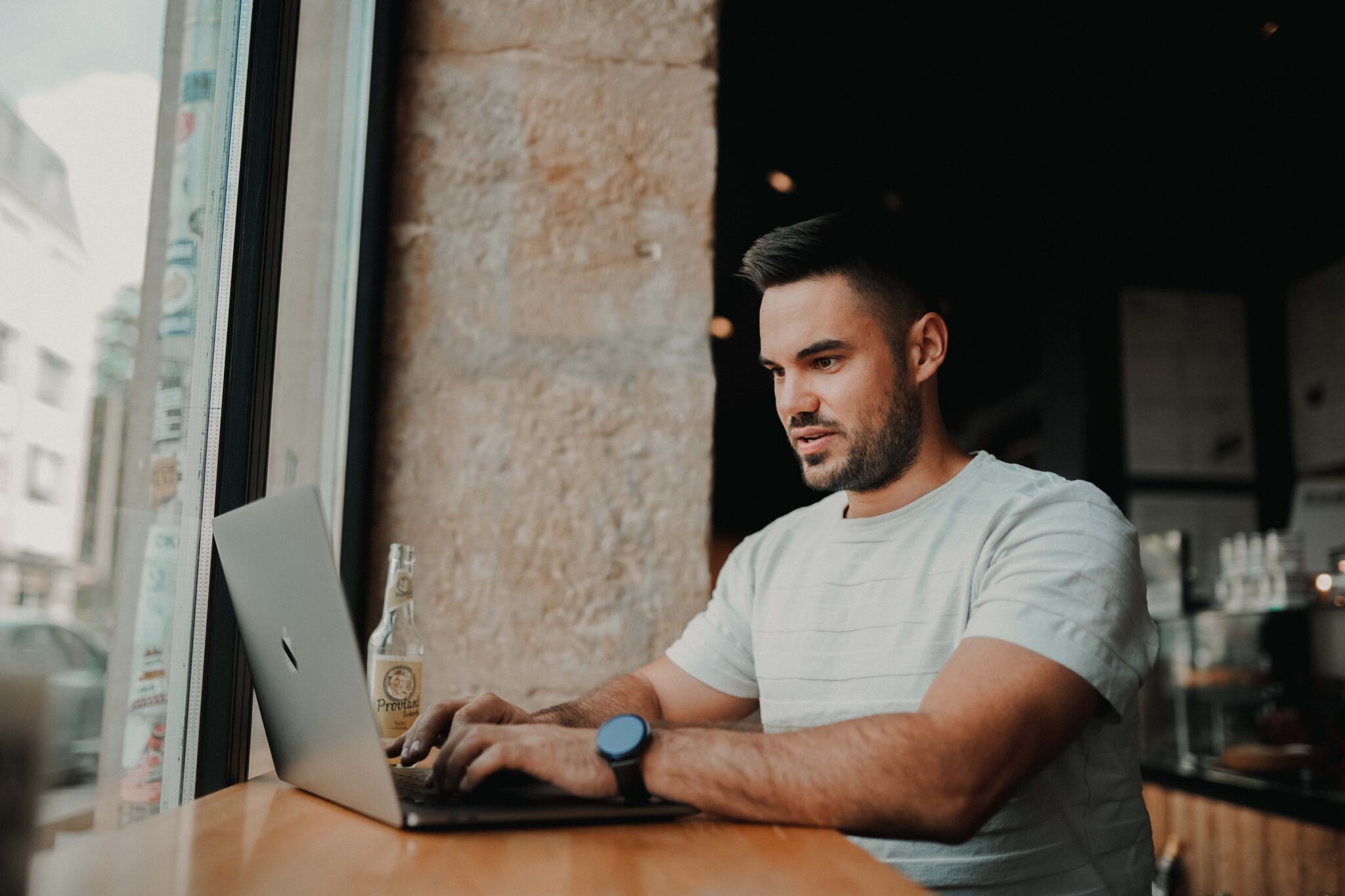 Is A Dating Profile Real or A Bot? Here's How to Tell - The TrulyThai Blog