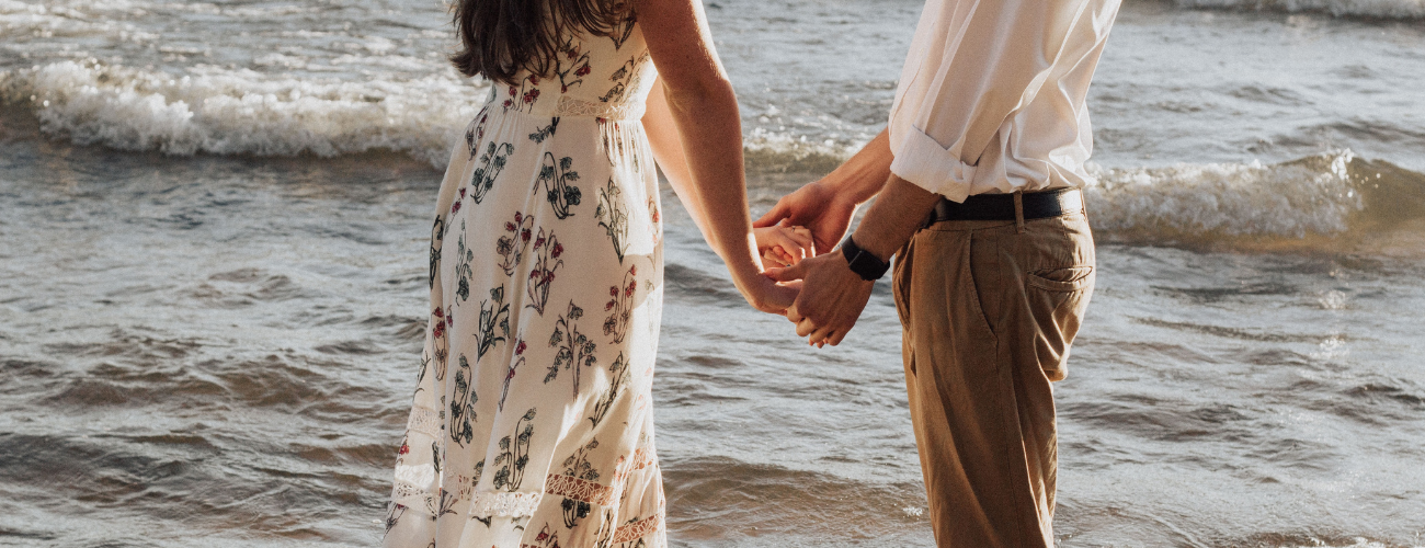 Public Affection In Thailand: A Guide - The TrulyThai Blog